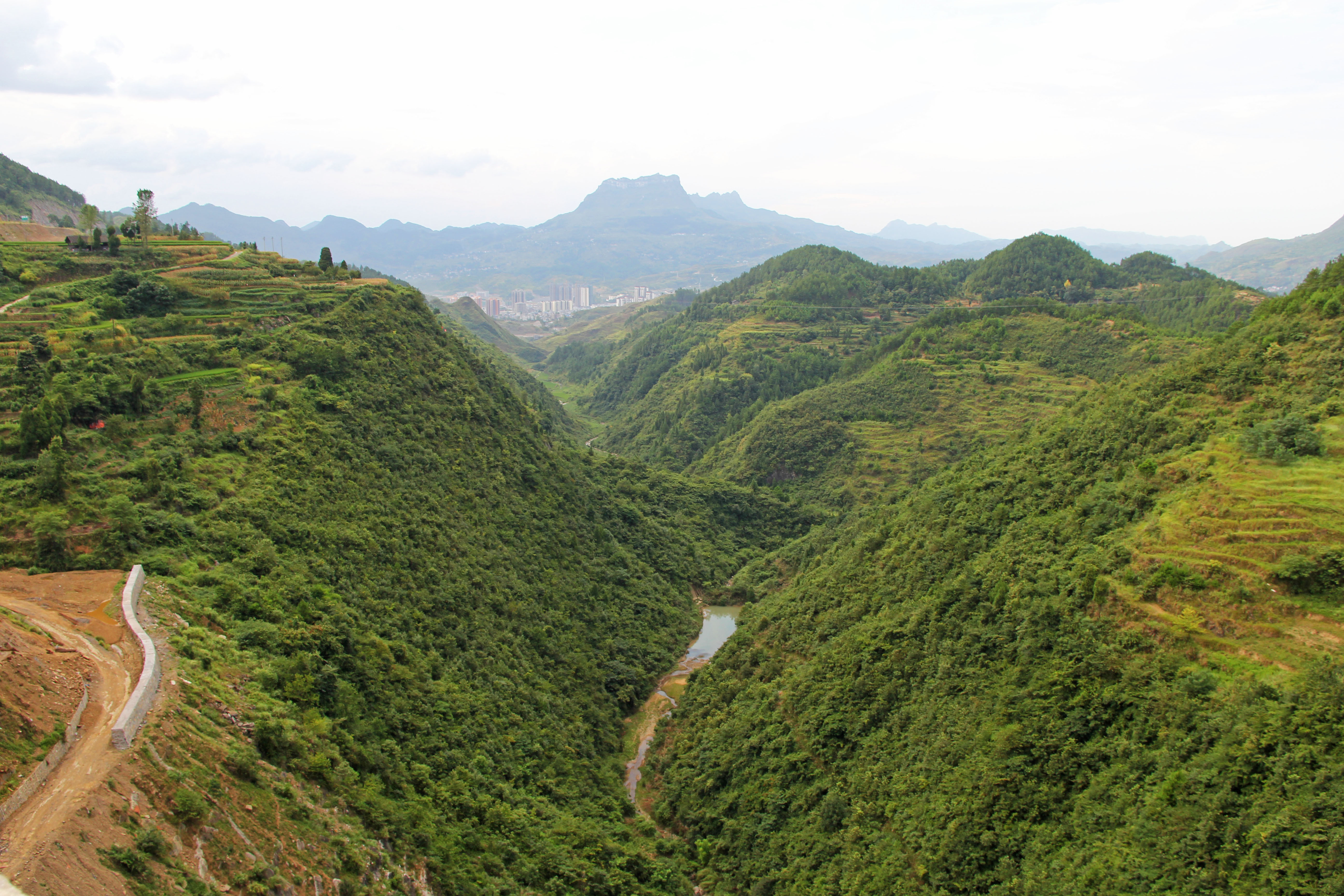 File:Zhulin'aoValley.jpg - HighestBridges.com