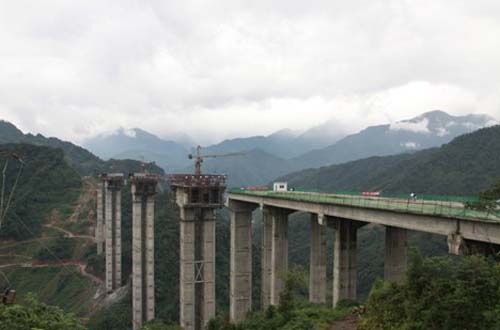 File:LabajinBridgeConstruction.jpg - HighestBridges.com