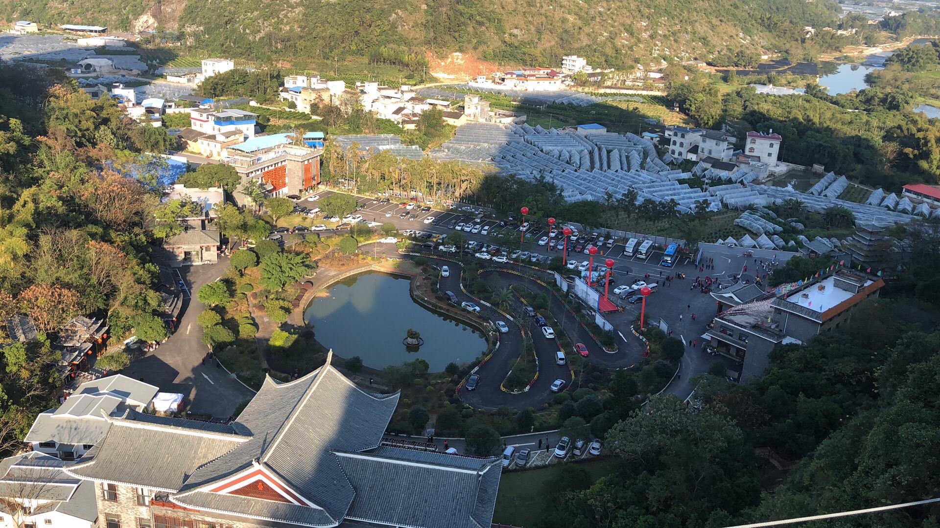 File:Xianglong Glass Parking.jpeg - HighestBridges.com